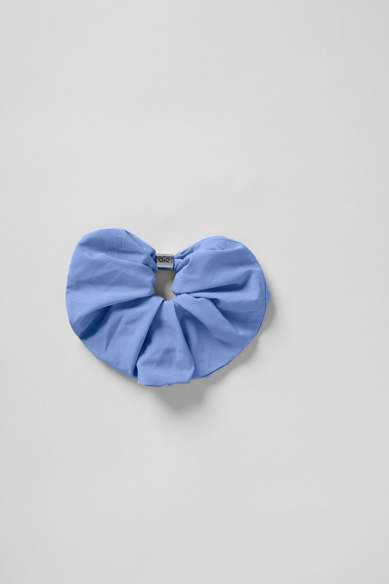 Bead It Oversized Scrunchie - Crystal Clear Blue – Alo Yoga Mexico