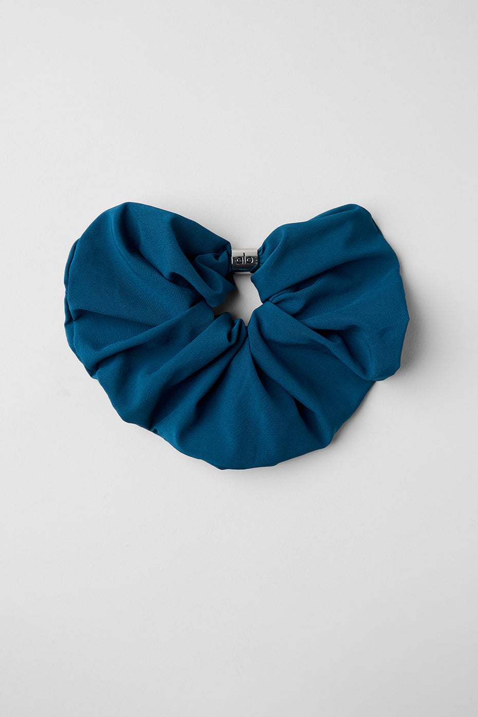 Bead It Oversized Scrunchie - Eclipse Blue – Alo Yoga Mexico